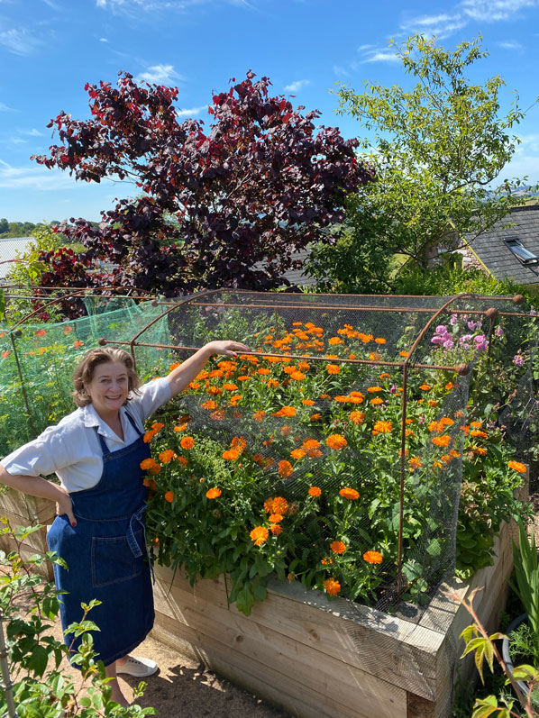 Caroline Quentin: Being an actor and a gardener is not a happy ...