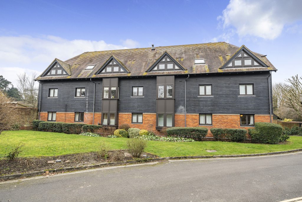 Palace Gate, Odiham, RG29 - Fleet, Hartley Wintney, Odiham McCarthy ...